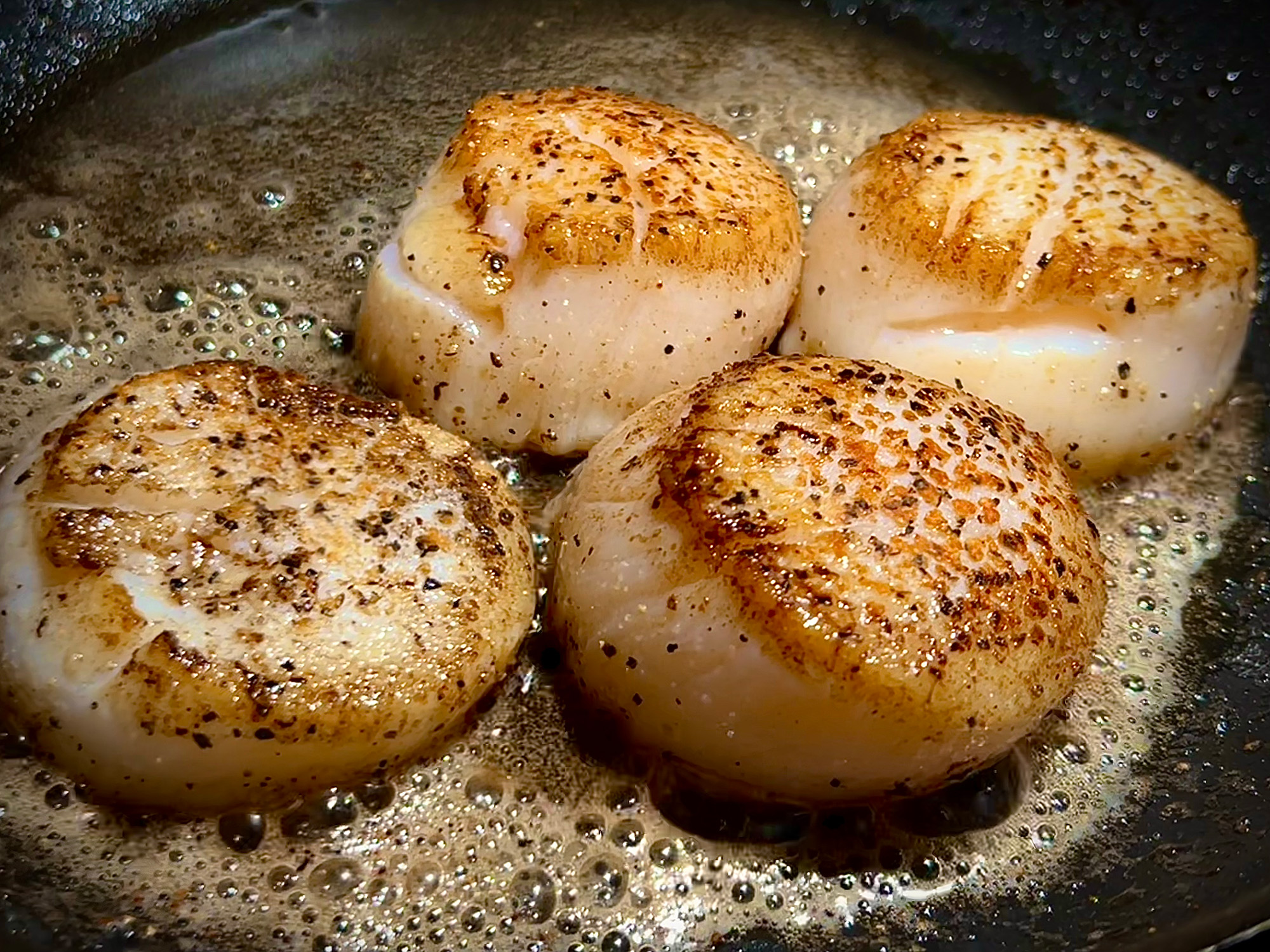 Capesante e gamberi dello Chef Bloom (Chef Bloom’s Diver Scallop ...